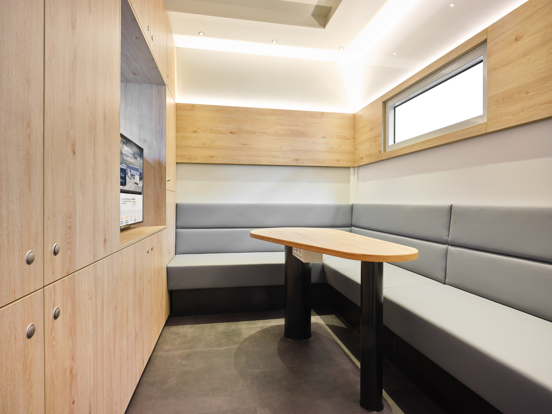Grand Prix office - Racetrailer.com