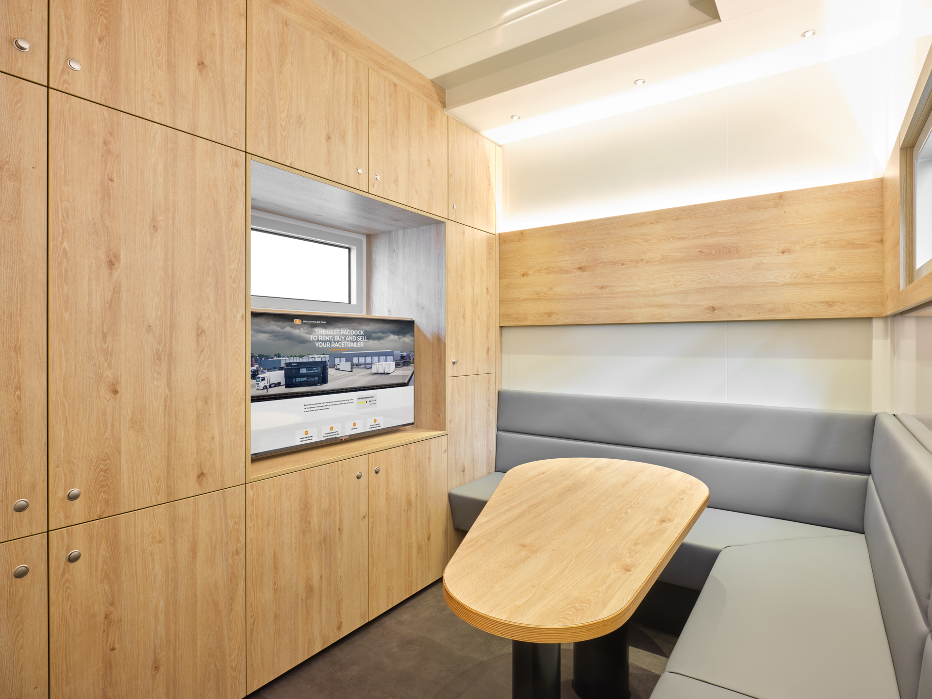 Grand Prix office - Racetrailer.com