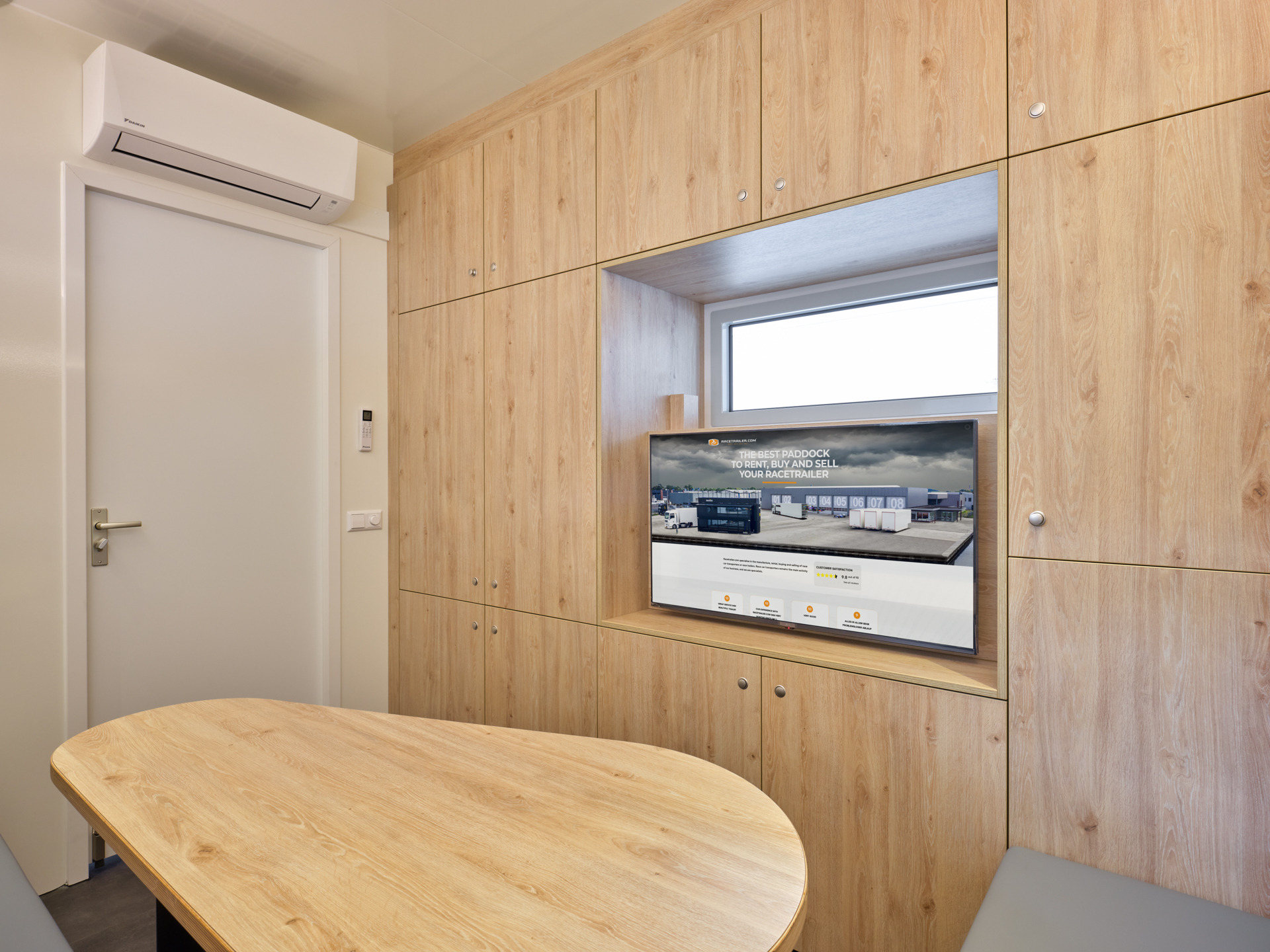 Grand Prix office - Racetrailer.com