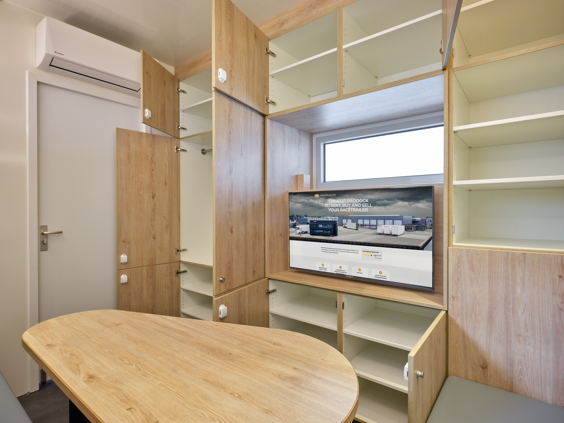 Grand Prix office - Racetrailer.com