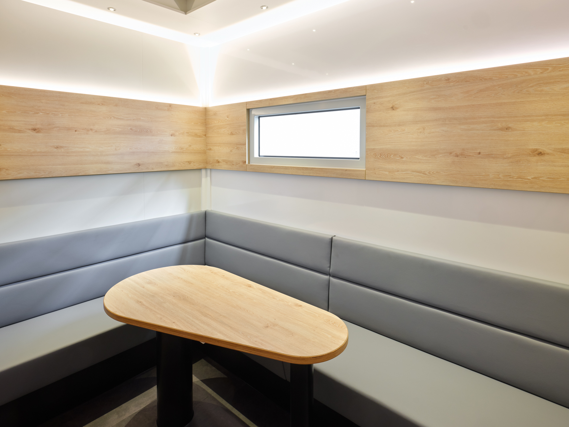 Grand Prix office - Racetrailer.com