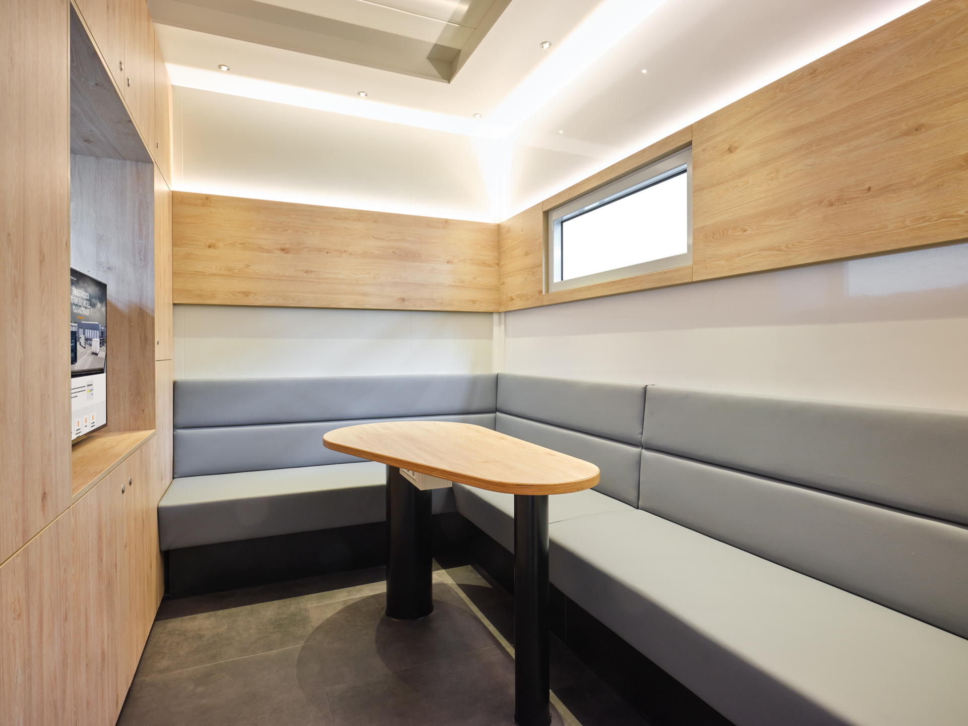 Grand Prix office - Racetrailer.com