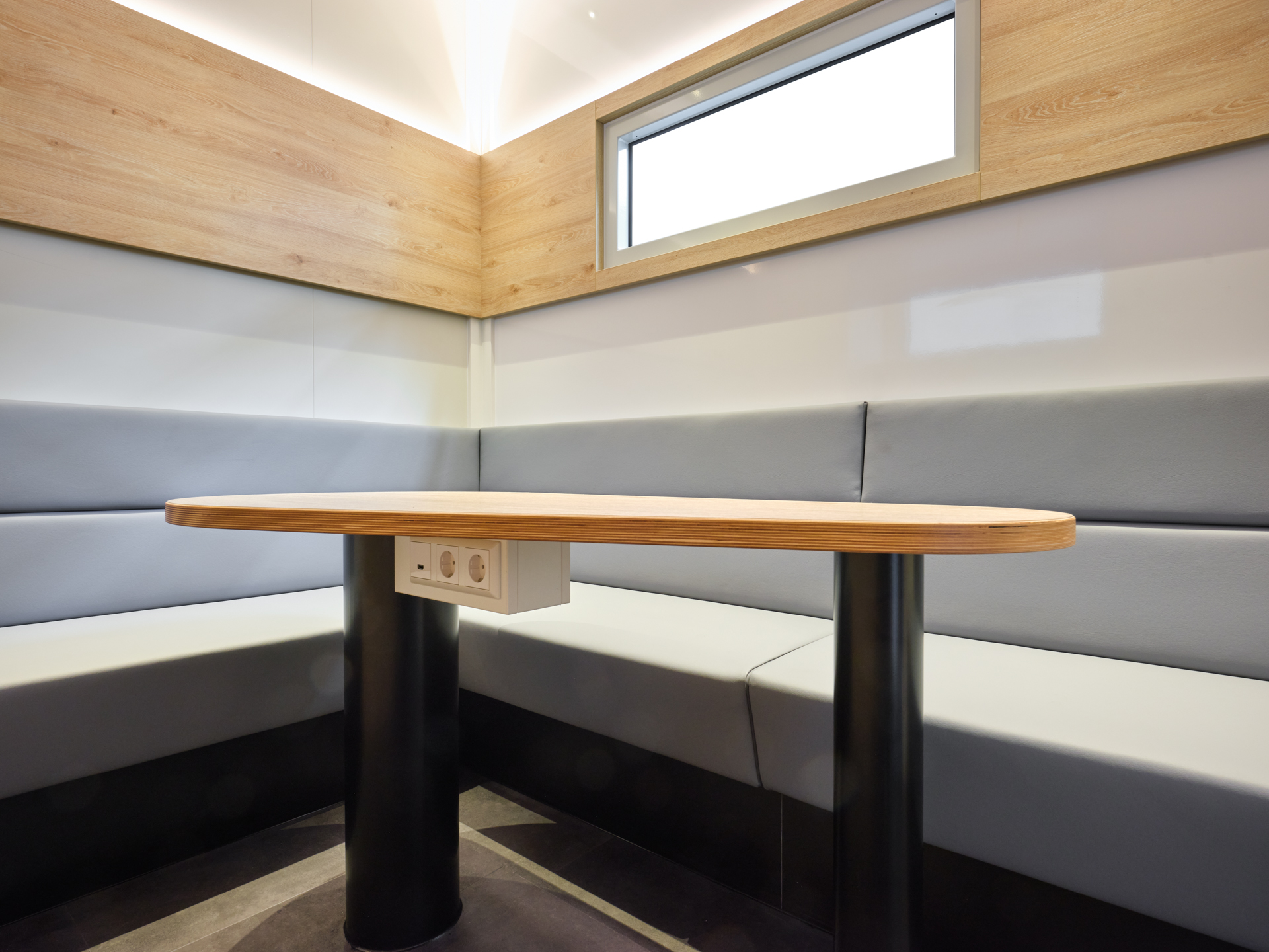 Grand Prix office - Racetrailer.com